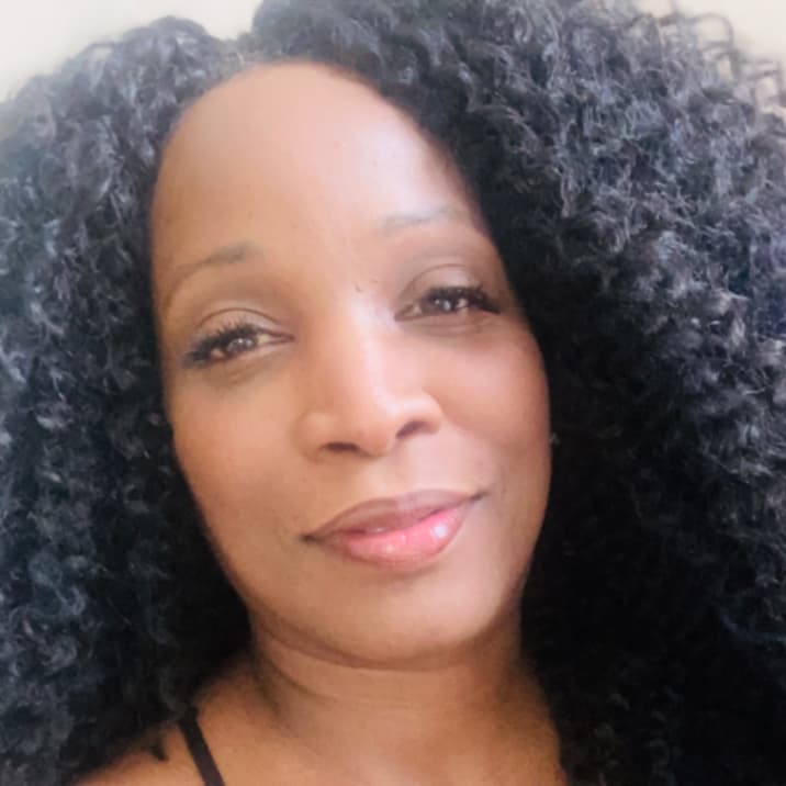 Coach Teena Jones - Aura